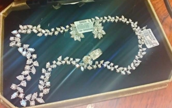 Saisie de plus de trois millions de dinars en bijoux | Mosaique FM