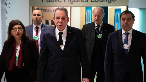 La participation tunisienne à Davos sous la loupe de Midi Show ...