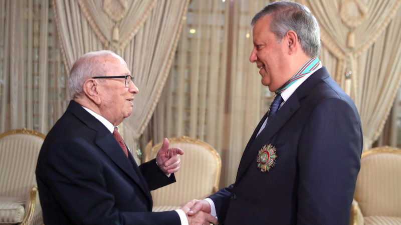 Centenaire de l’EST: BCE décore Hamdi Meddeb | Mosaique FM