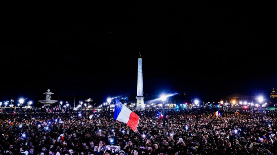 Paris: Accueil populaire pour l’équipe de France | Mosaique FM