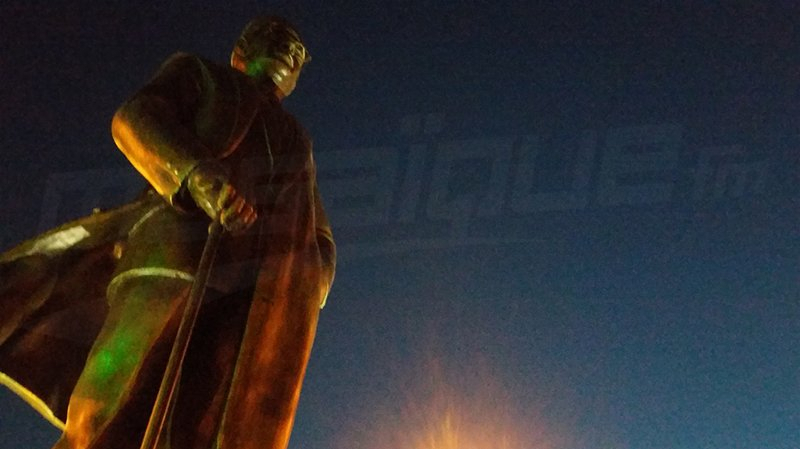 La statue du leader Hédi Chaker dévoilée à Sfax (photos) | Mosaique FM