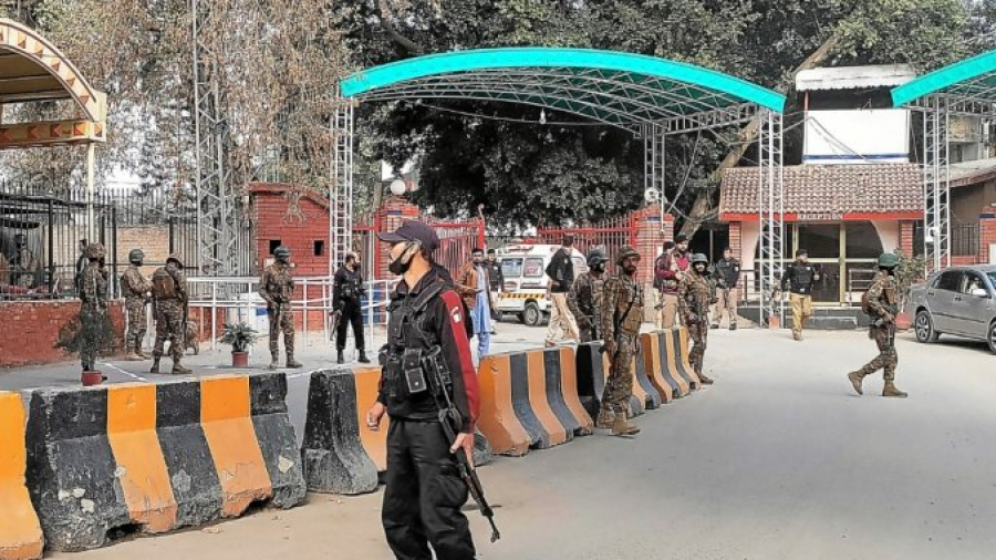 Pakistan 33 Morts Et 150 Blessés Dans Lexplosion Dune Mosquée