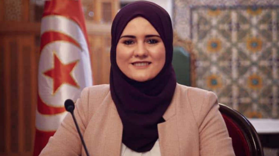 L’ex-députée d’Ennahdha Rabeb Ben Letaïef empêchée de voyager | Mosaique FM